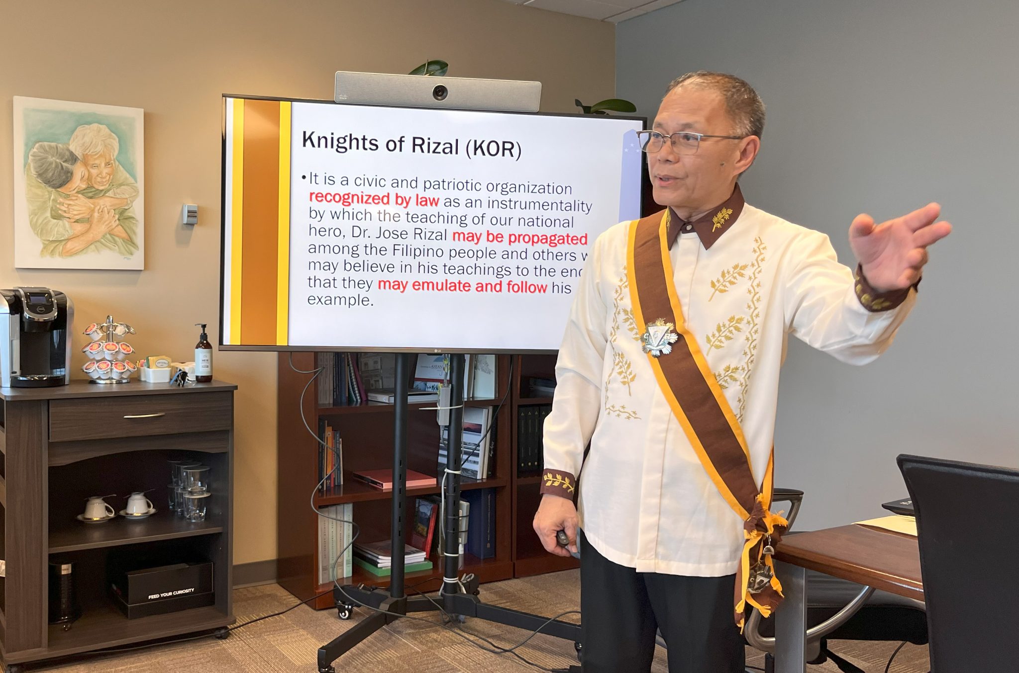 Philippine Consul General Magno Attends the Installation of the Knights ...