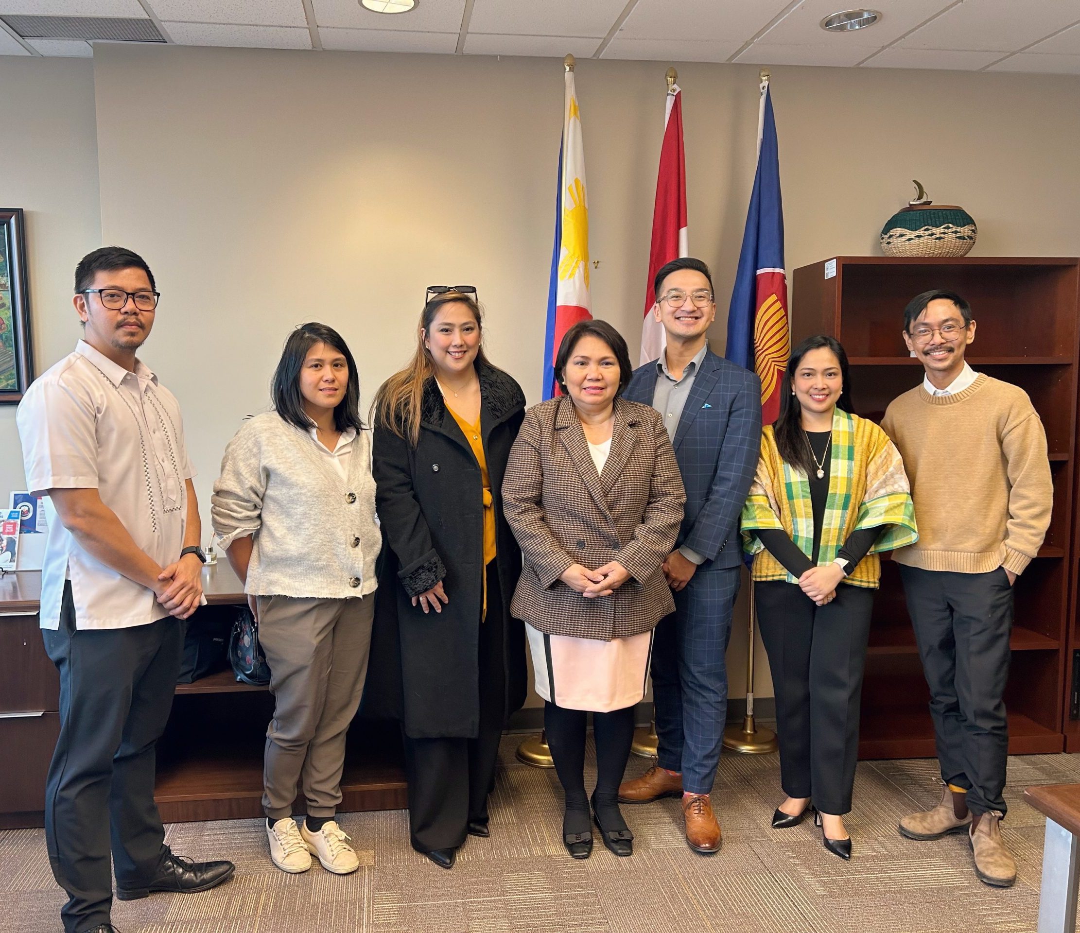 Philippine Consul General in Vancouver Receives Mabuhay House Society ...